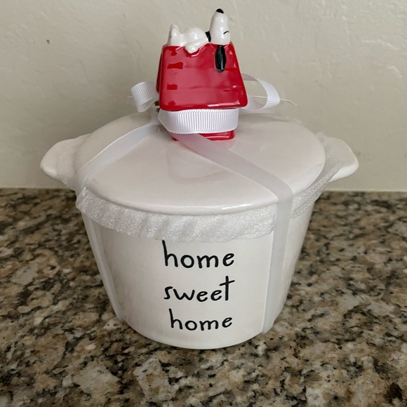 Rae Dunn | Kitchen | Rae Dunn Peanuts Snoopy On Doghouse Covered Small ...